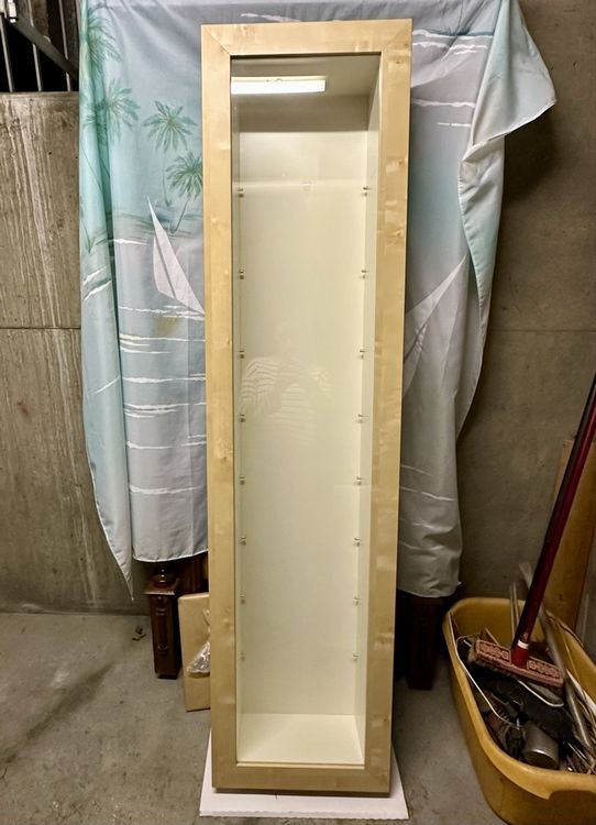 Bertby Vitrine von Ikea | Kaufen auf Ricardo