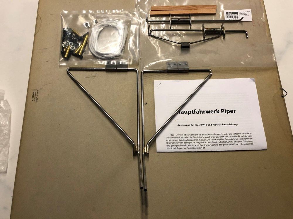 Toni Clark Piper PA18 J3 Scale Fahrwek. (Neu und originalverpackt) in ...