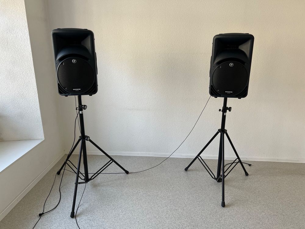 Active Boxen Mackie SRM 450 v2 mit Ständer | Acheter sur Ricardo