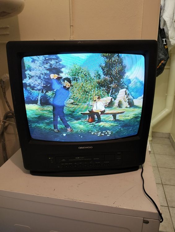 TV Cathodique avec lecteur VHS INTEGRÉ (Gebraucht) in St imier für CHF ...