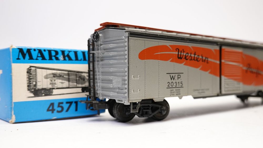e4 Märklin 4571 USA Box Car Western Pacific silber (Gebraucht) in Thun ...