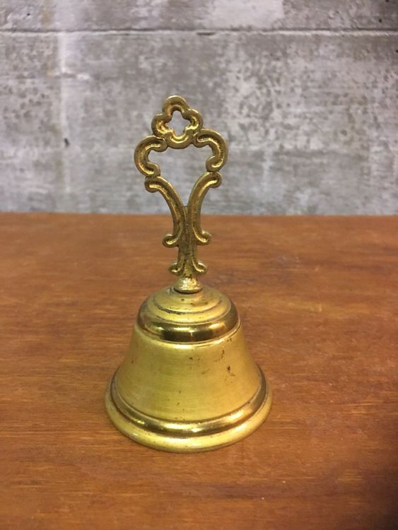 Clochette de table ancienne en laiton (Gebraucht) in Villars sur Glane ...