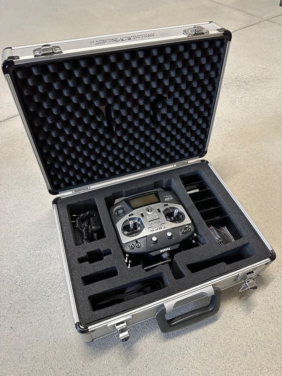 Futaba T8 FG inkl. Empfänger R6208SB | Kaufen auf Ricardo
