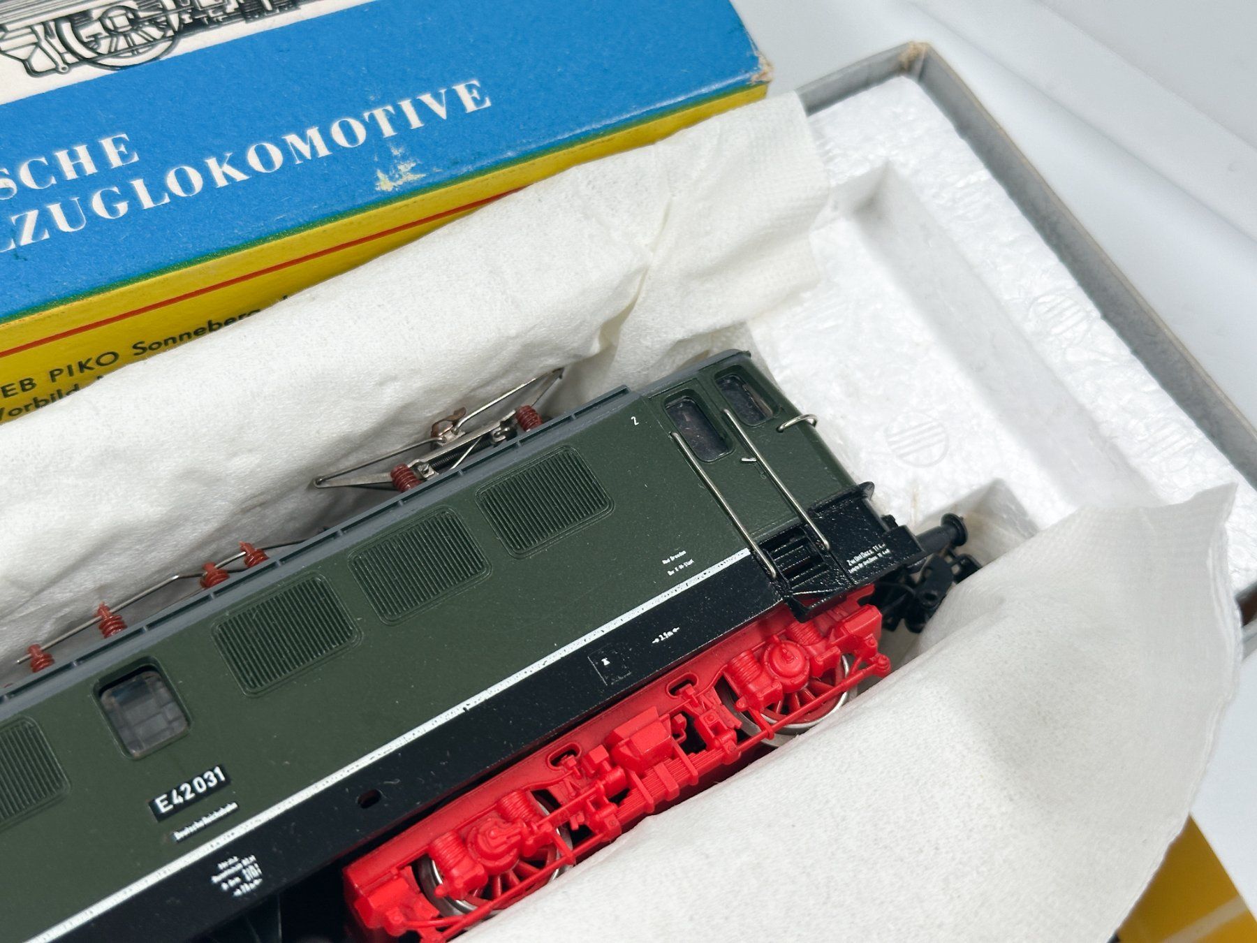 Piko E11 Elektrolokomotive HO, OVP (Gebraucht) in Zürich für CHF 27 – mit Lieferung auf Ricardo ...