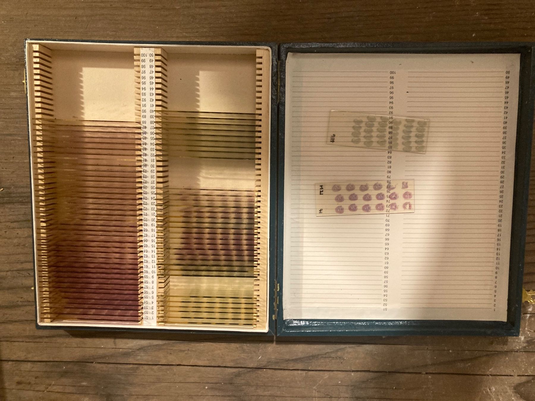 Kiste (Nr. 3) mit Mikroskop-Präparaten (Gebraucht) in Basel für CHF 9 ...