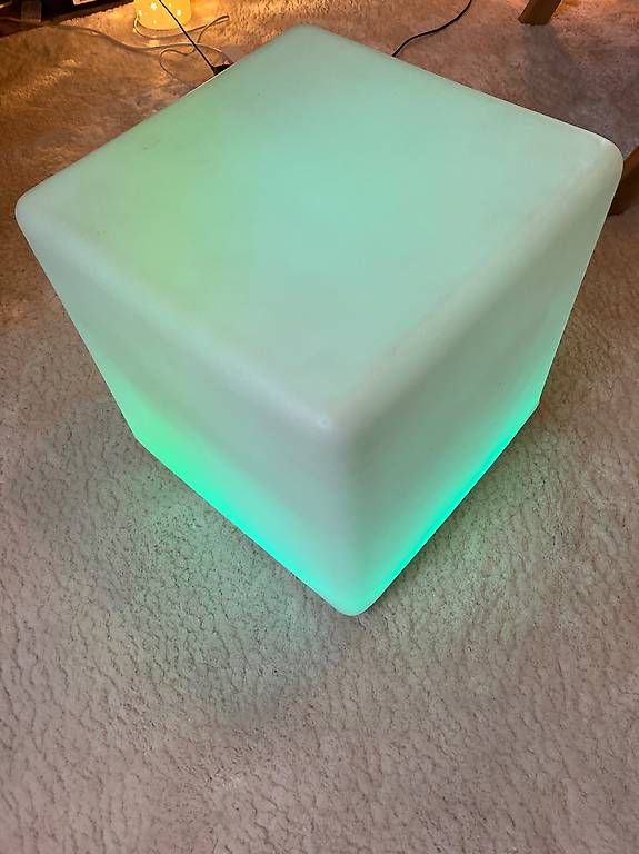 Table basse illuminée (Gebraucht) in Troinex für CHF 20 – nur Abholung ...