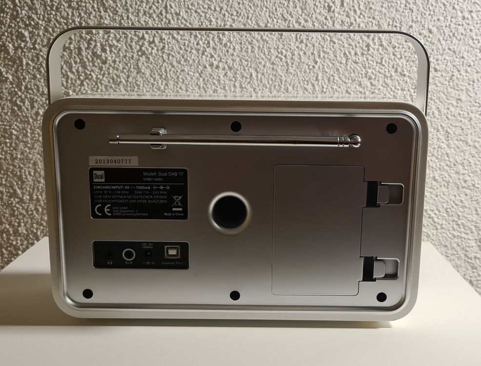 Dual DAB+ Radio DAB17 mit Netz- und Batteriebetrieb (Gebraucht) in Baar ...
