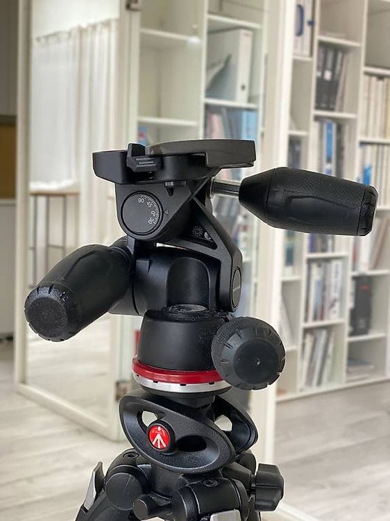 Trépied Manfrotto 290 Dual + rotule 3D MH804-3W Comme neuf (Gebraucht ...