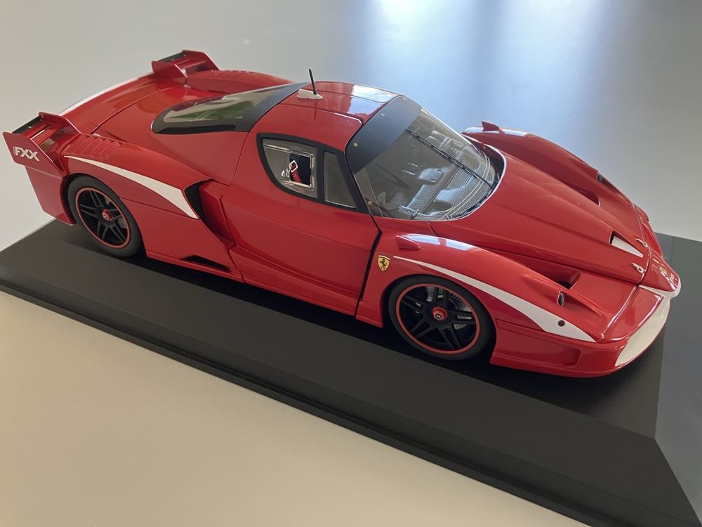 Ferrari FXX Evoluzione HW Elite in 1:18 (Neu (gemäss Beschreibung)) in ...