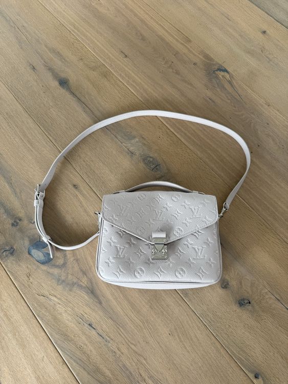 Louis Vuitton Pochette Métis Brume – limitiert, neu! (Neu und ...