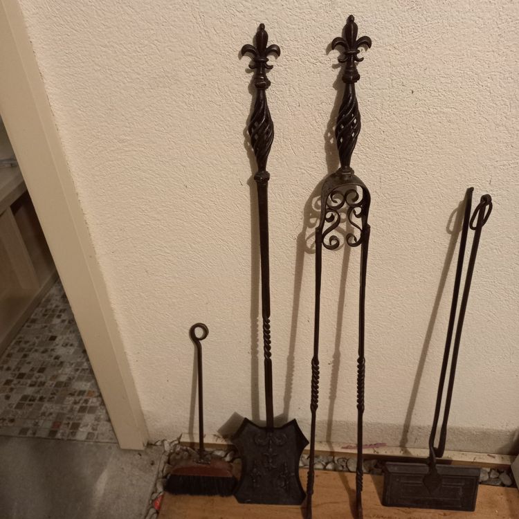 Ustensiles de cheminée en fer forgé (Gebraucht) in Blonay für CHF 59 ...
