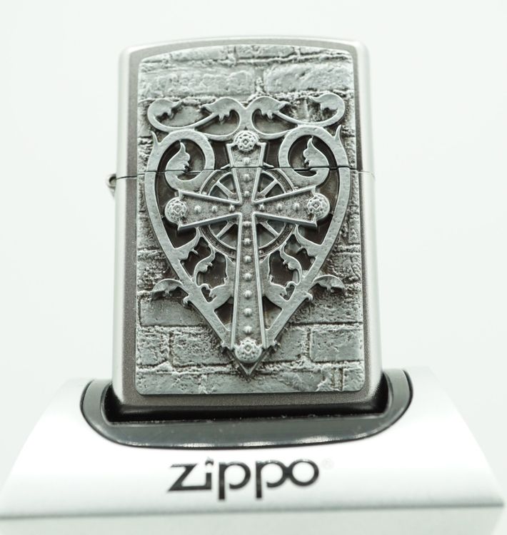 ZIPPO® ANTIQUE CROSS - heavy-3D-2021-NEU (Neu (gemäss Beschreibung)) in Mels für CHF 49 – mit ...