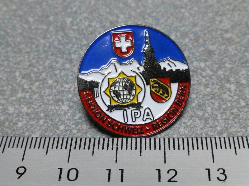 PIN PINS POLIZEI POLICE POLIZIA STAPO KAPO Kanton Stadt (Gebraucht) in Gränichen für CHF 4 – mit ...