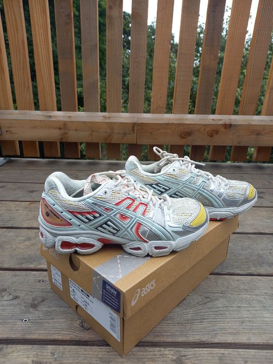 Asics UB5-S Gel Nimbus 9 (Neu (gemäss Beschreibung)) in Rüdlingen für CHF 100 – mit Lieferung ...
