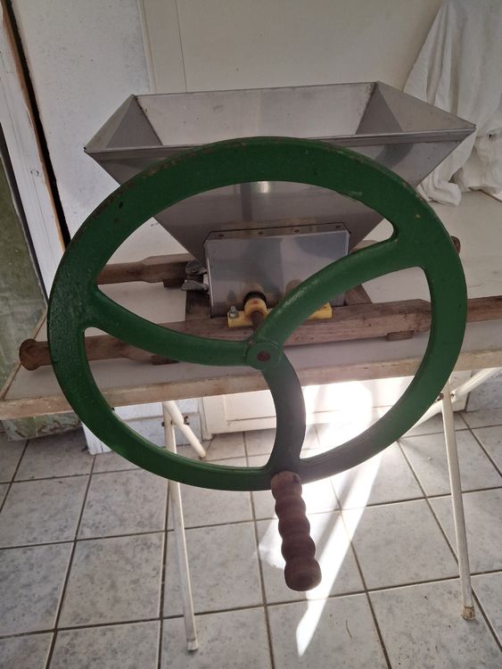 Traubenmühle (Gebraucht) in Pugerna für CHF 25 – nur Abholung auf ...