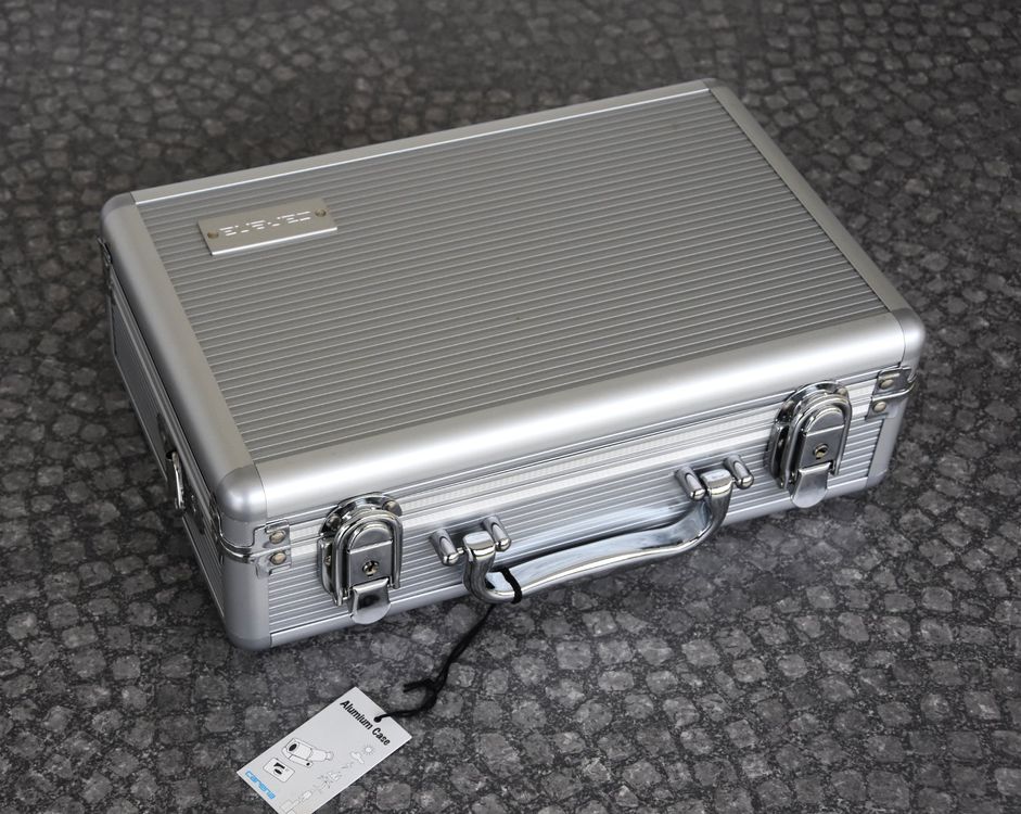 Kleiner Aluminium-Koffer (Case) (Neu und originalverpackt) in ...