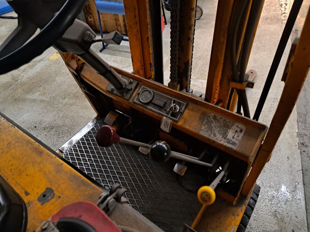 Gabelstapler Cesab Elektro (Gebraucht) in Oey für CHF 911 – nur Abholung auf Ricardo kaufen