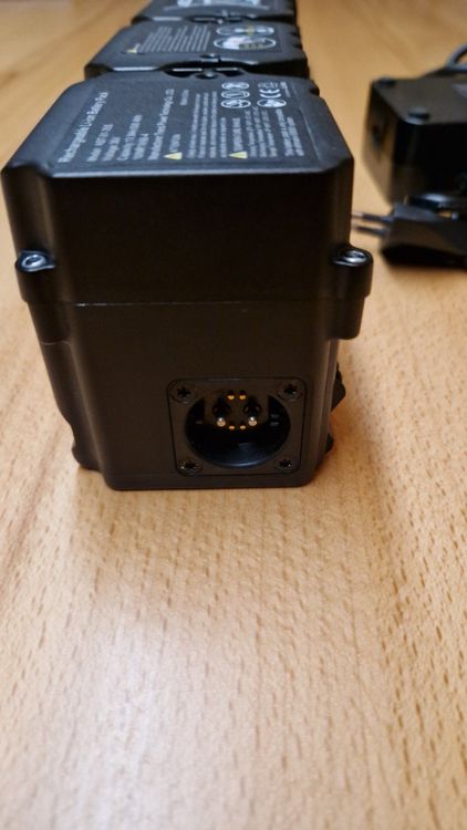 E-Bike Akku AST-01-35S mit Ladegerät (Gebraucht) in Nebikon für CHF 200 ...