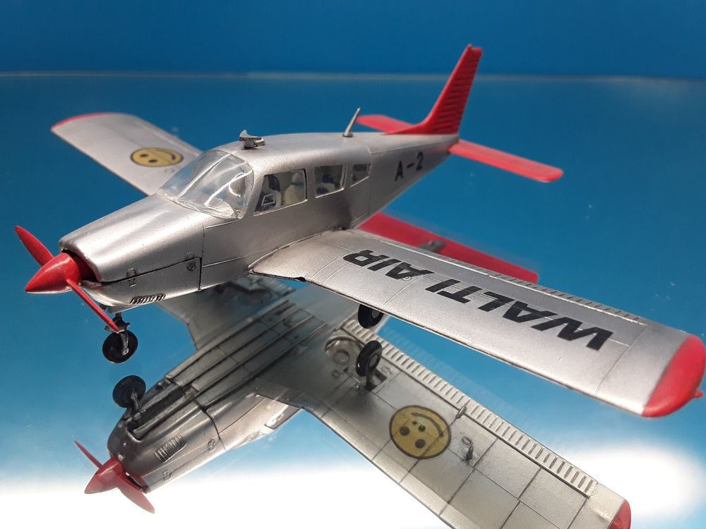 Modellflugzeug _ PIPER _ WALTI AIR 1:72 | Kaufen auf Ricardo