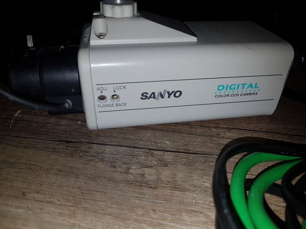 Sanyo VCC-6594 1/3-Inch CCD High Resolution Color Industrial (Gebraucht ...