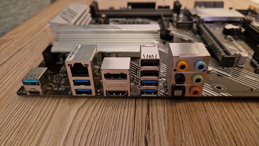 ASUS Prime B550-Plus ATX Mainboard Motherboard, gebraucht (Defekt) in ...