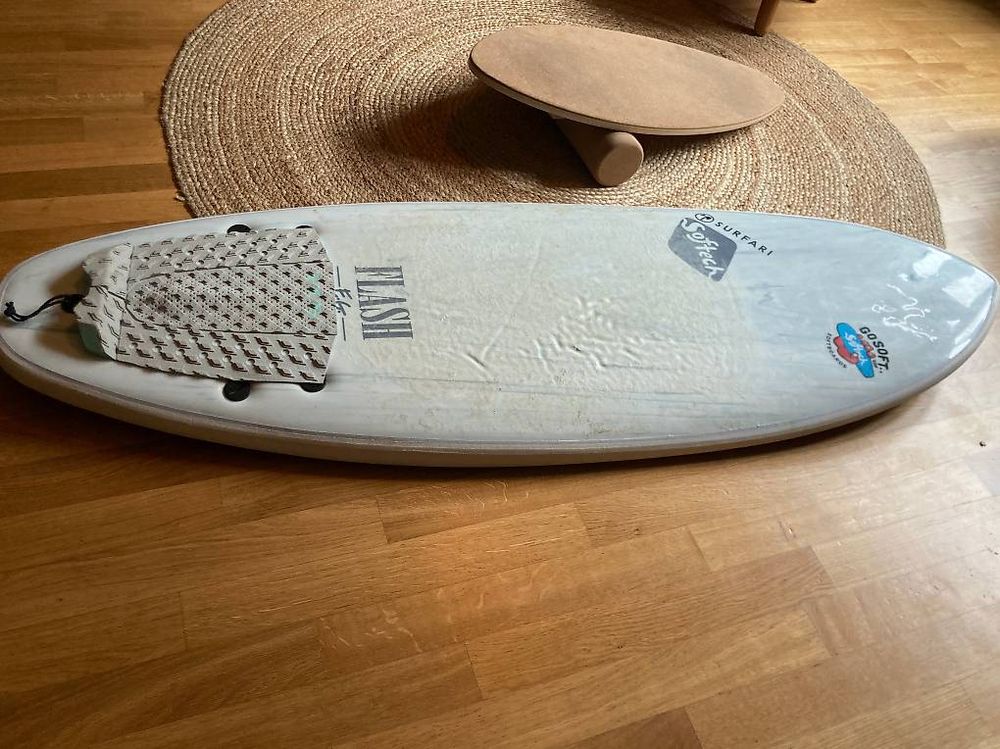 Surfboard SOFTECH FLASH 5'0 super für Kids (Gebraucht) in Zürich für CHF 170 – mit Lieferung auf ...