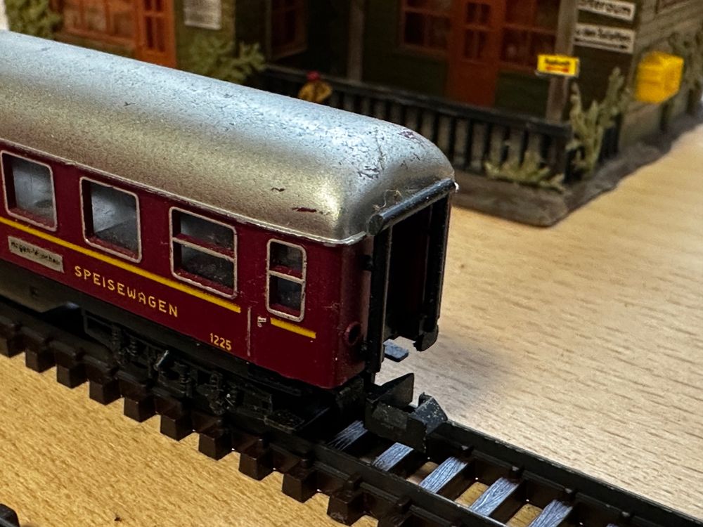 TRIX 2 Personenwagen + 1 Gepäckwagen + 1 Schlafwagen (Gebraucht) in ...