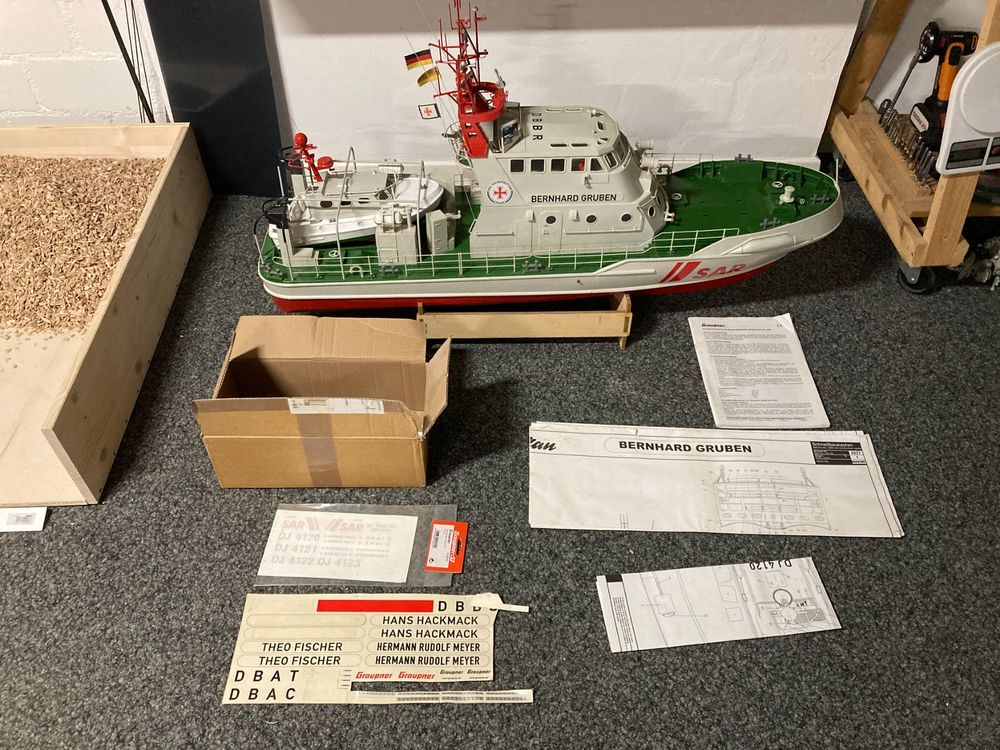 (Graupner) Bernhard Gruben inkl. Tochterboot Johann Fidi (Gebraucht) in Zuzgen für CHF 490 – nur ...