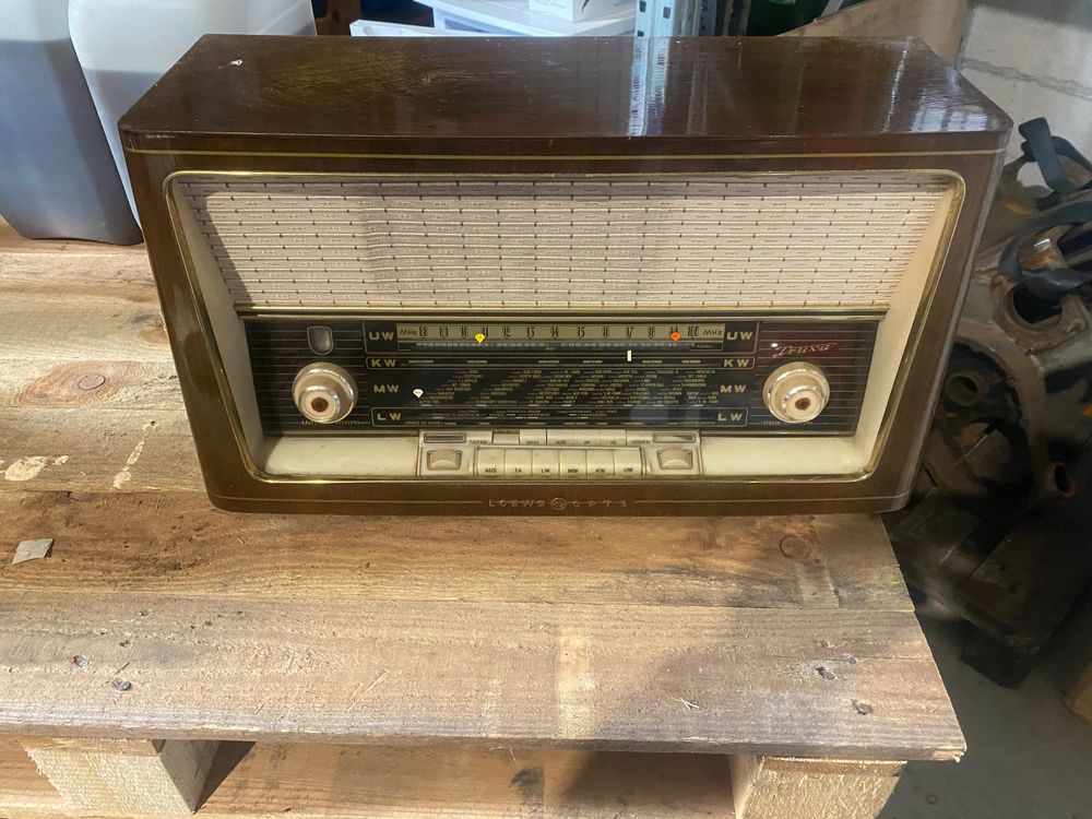 Alter antiker Radio (Gebraucht) in Neuendorf für CHF 43 – mit Lieferung ...