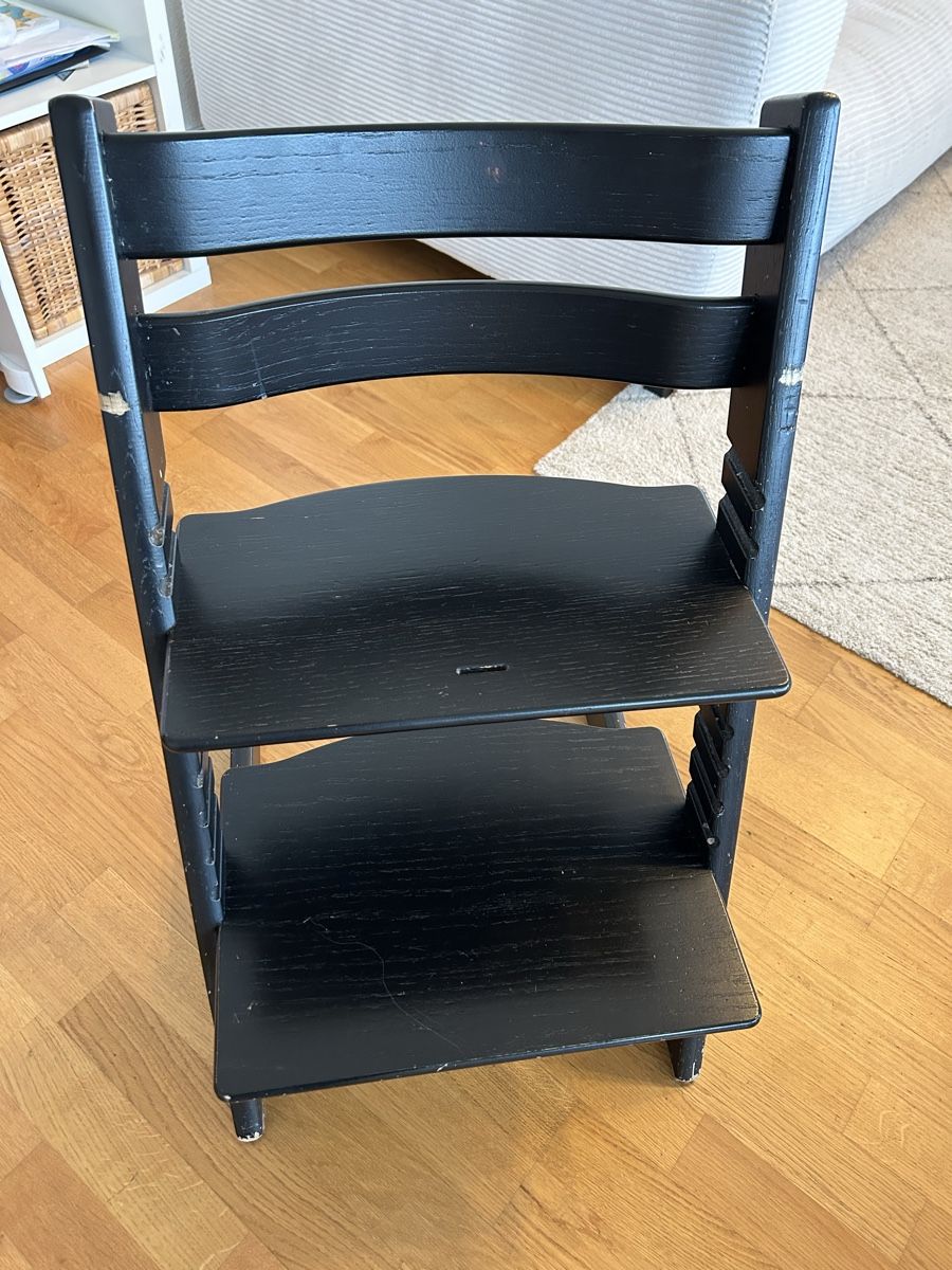 Stokke Eiche TrippTrapp Hochstuhl schwarz, neuste Generation (Gebraucht ...