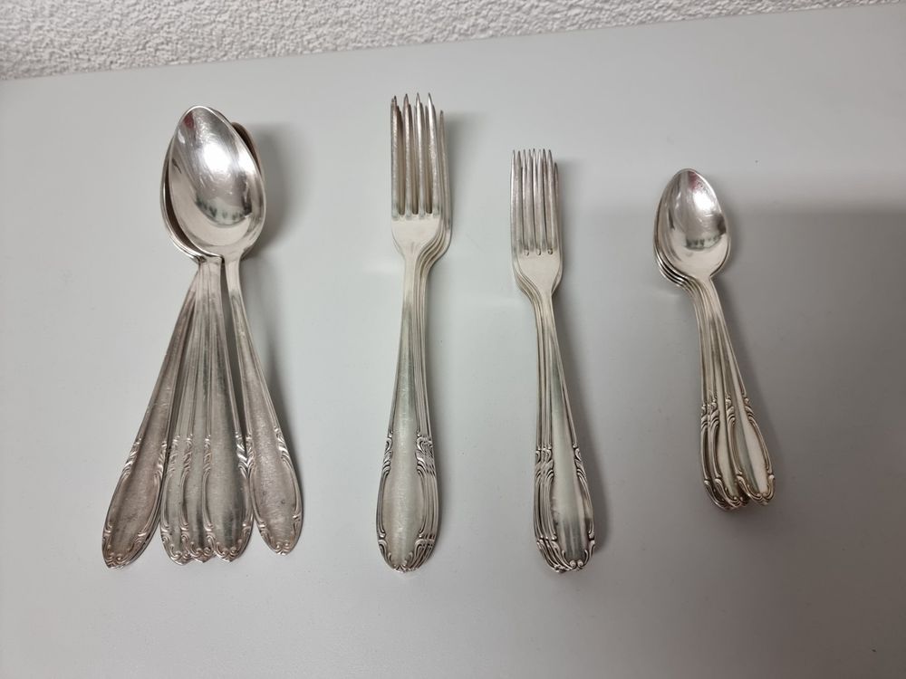 Besteck Homage 90 versilbert 28-teilig (Gebraucht) in Hinwil für CHF 40 ...