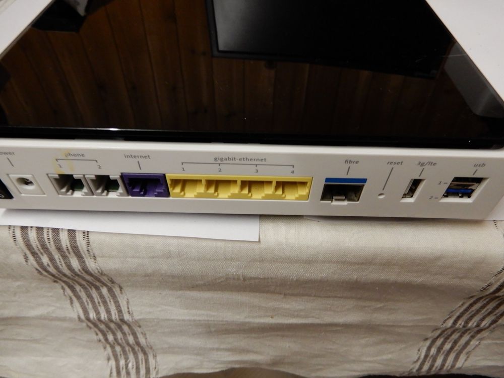 Swisscom Internet -Box Model SGA441SW (Defekt) in Worben für CHF 1 – mit Lieferung auf Ricardo ...