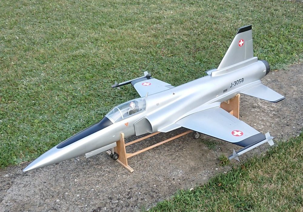 F-20 RC Modell m. Jetcat P100 RX Turbine (Gebraucht) in Pieterlen für ...