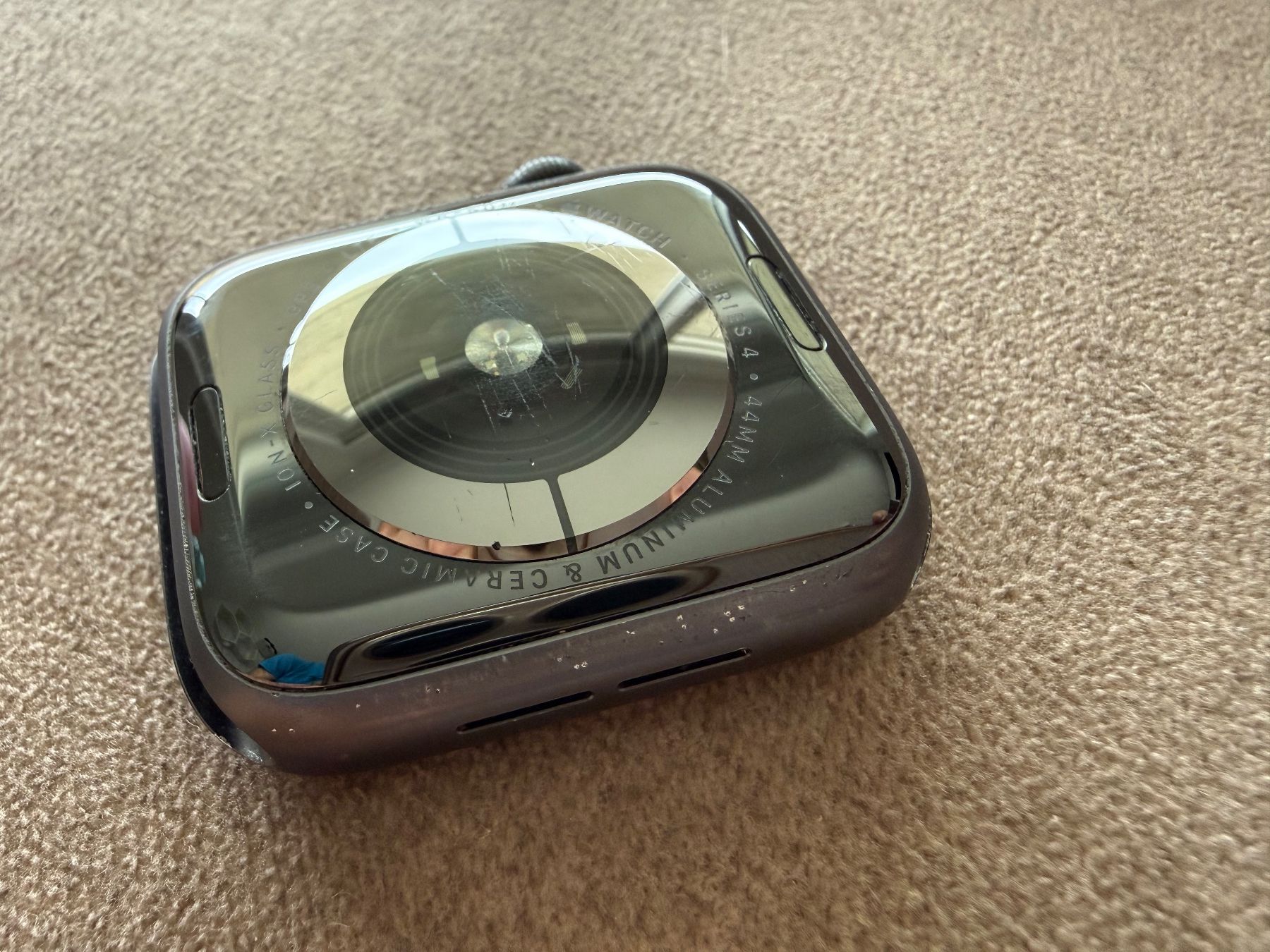 Apple Watch Serie 4 Space Gray GPS + Cellular 44mm (Defekt) in Trimbach ...