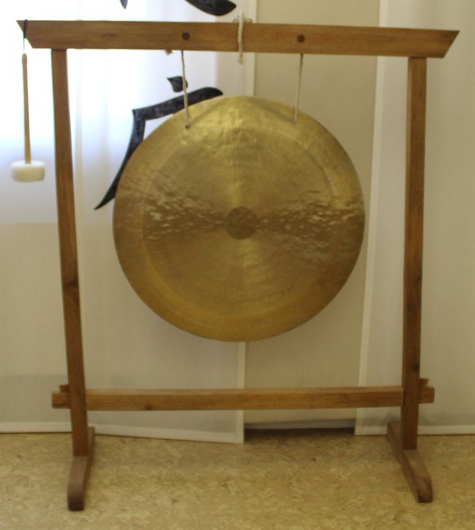 Feng-Gong mit Ständer und Schlegel (Gebraucht) in Schaan für CHF 1350 ...