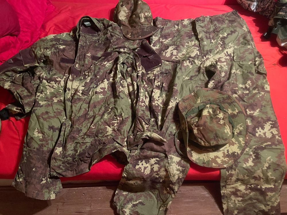 Tarnanzug Militär Armee Wald Camo Gr. L (Gebraucht) in Bazenheid für ...