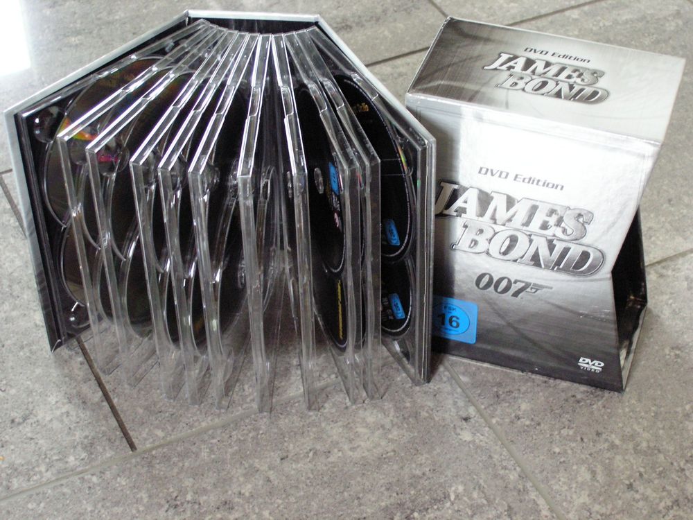 James Bond 007 Ultimate Edition 22 DVDs (Gebraucht) in Zuzwil SG für ...