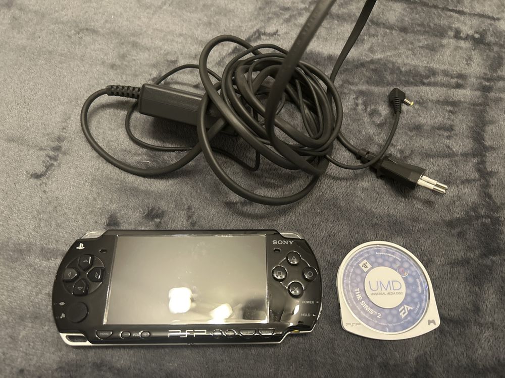 Sony PSP mit Sims 2 und Ladegerät (Gebraucht) in Schübelbach für CHF 52 ...