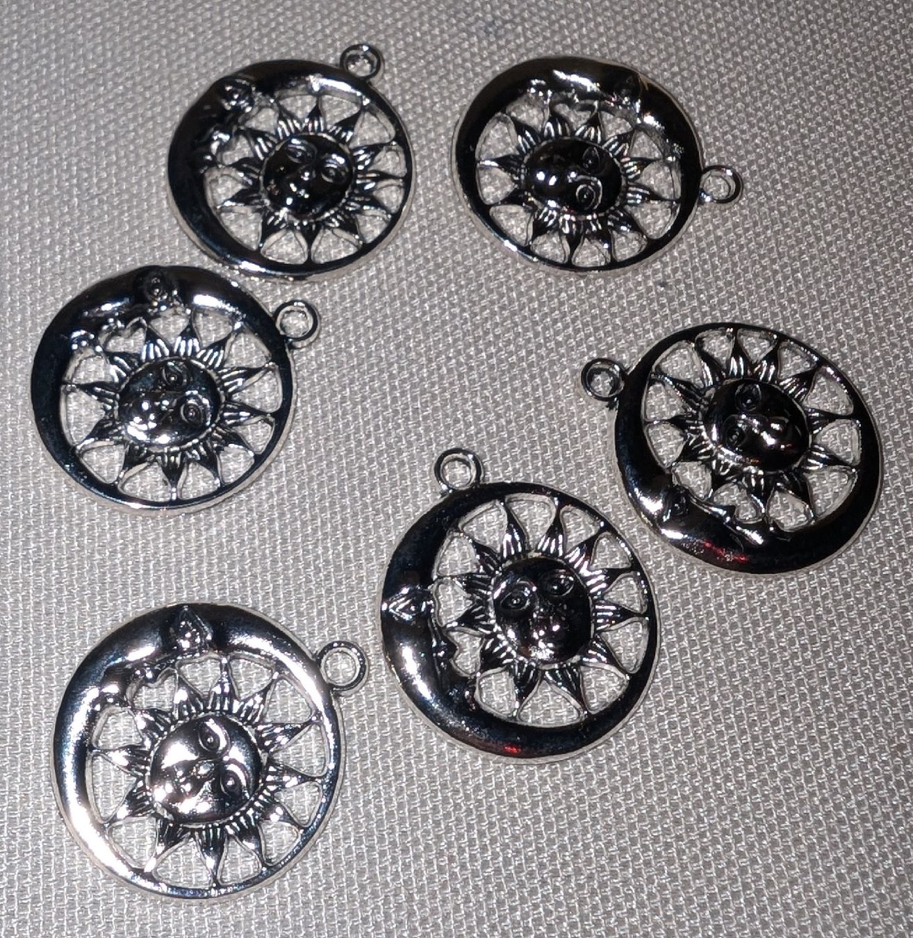 Anhänger Chilli Waffe Donut Rosa Pilze Krone m Schlüssel Sun (Neu und ...