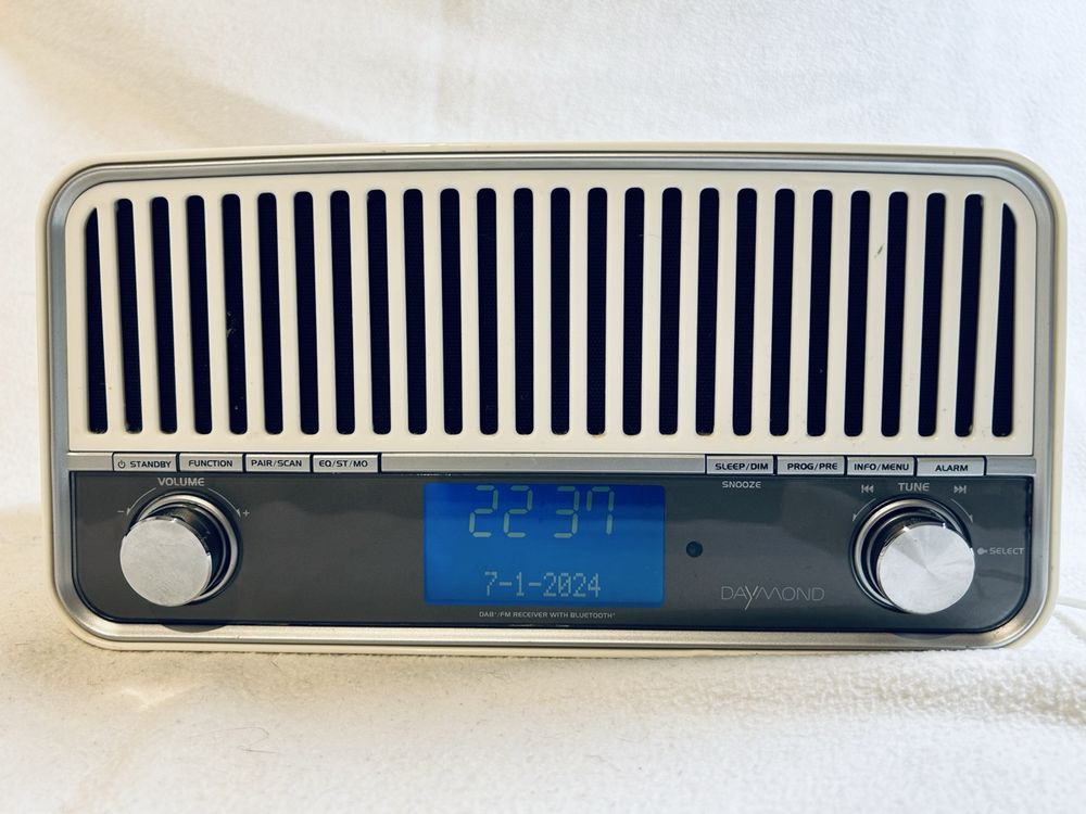DAB Retro Radio von Daymond mit Fernbedienung (Gebraucht) in ...