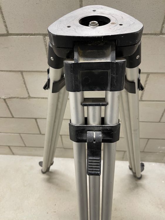 Linienlaser inkl. Baustativ (Los 16) - 8493 Saland | Kaufen auf Ricardo