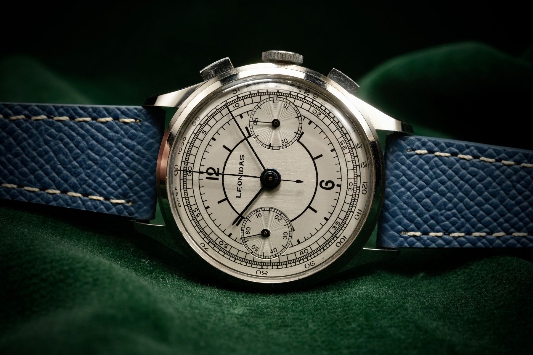 Leonidas - Vintage 1940`s Sector Dial Steel Chronograph (Gebraucht) in ...
