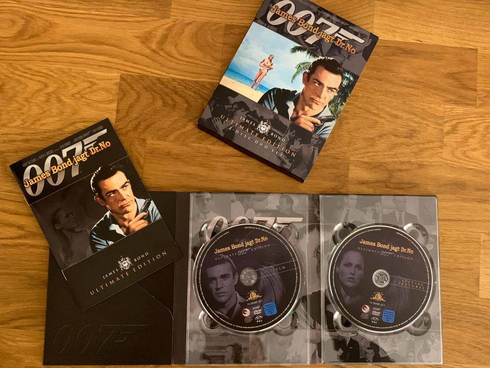 James Bond Alu-Koffer mit 20 Bond DVD Filmen und Zubehör | Kaufen auf ...