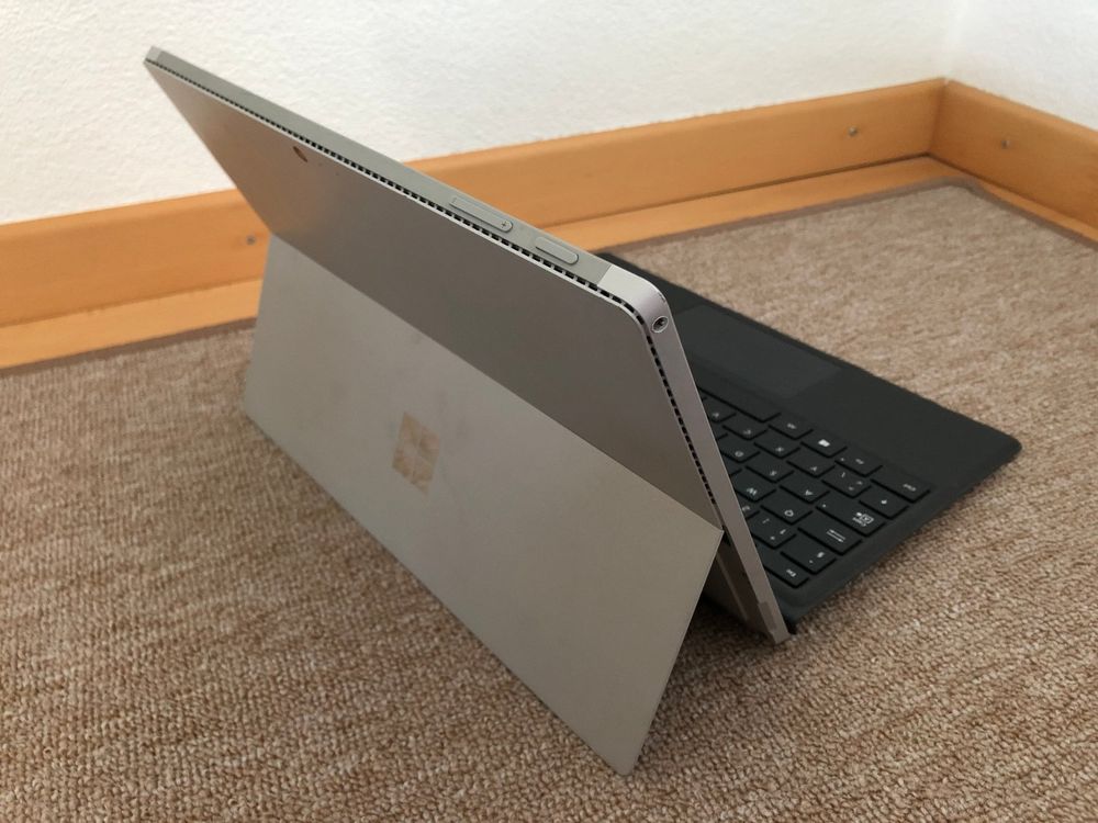 TOP Surface Pro 4, i5-6300U, 8GB RAM, 256GB SSD, Akku 93.6% (Neu ...