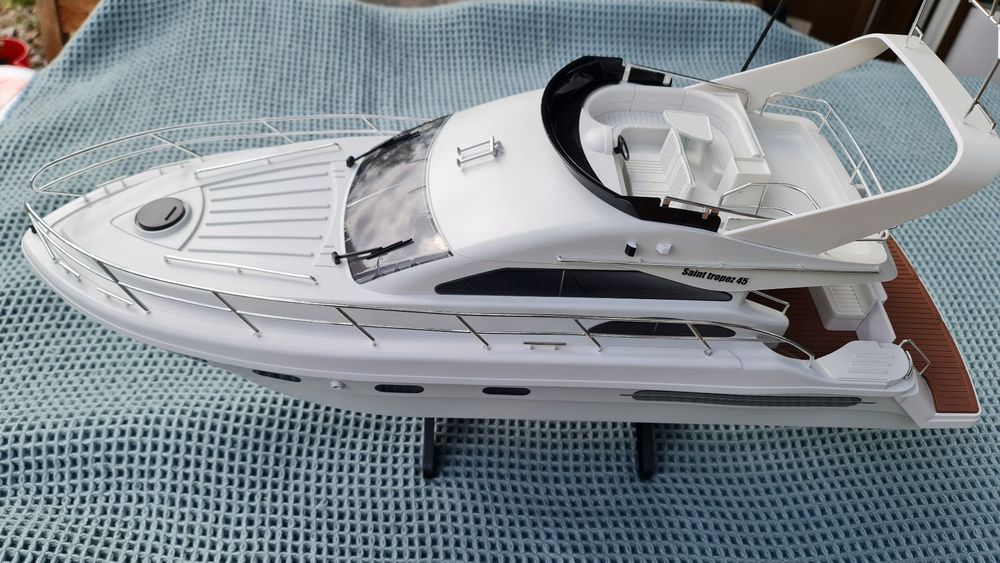 Carson Model Sport - RC Motoryacht Saint Tropez 1:20 (Gebraucht) in ...