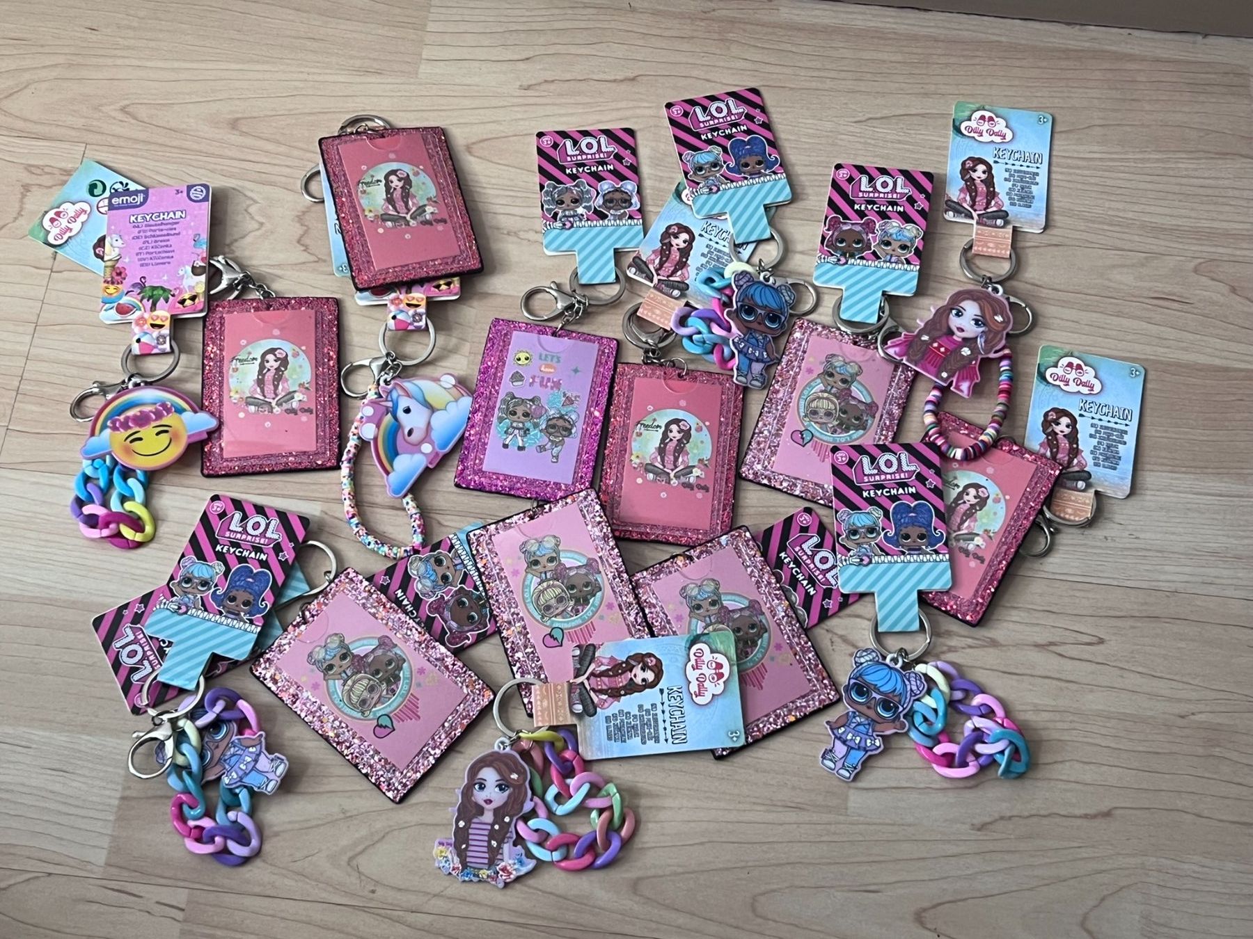 LOL Surprise & Dilly Dally Schlüsselanhänger - 16 Stück #4 (Neu (gemäss ...