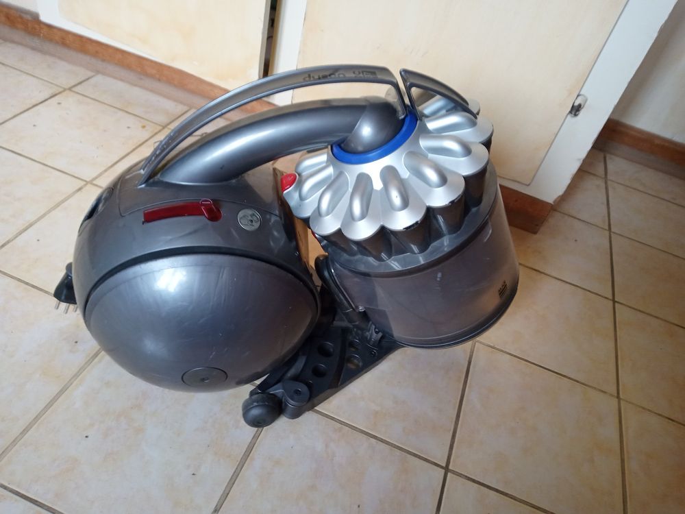 Dyson DC 37 Staubsauger | Kaufen auf Ricardo