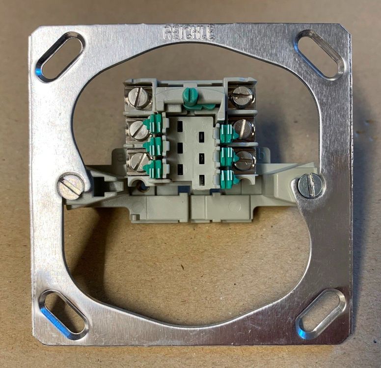 Feller Reichle T+T TT83 Telefon Steckdose UP (Gebraucht) in Lodrino für ...