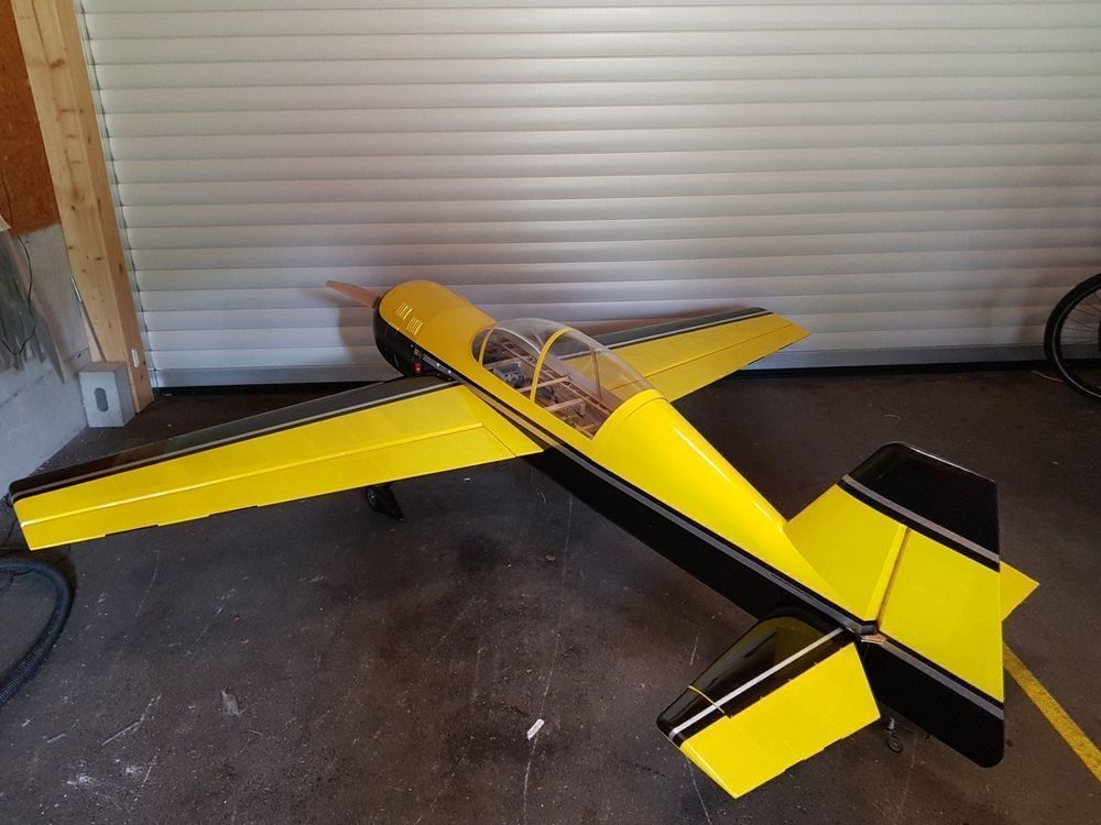110 Yak 54 V2 Yellow/Dark Blue, 56% OFF