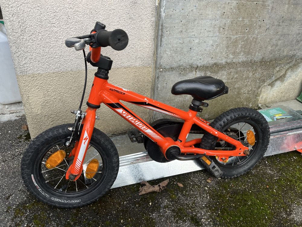 Vélo Specialized 12” enfant (Gebraucht) in Sonceboz-Sombeval für CHF 15 ...